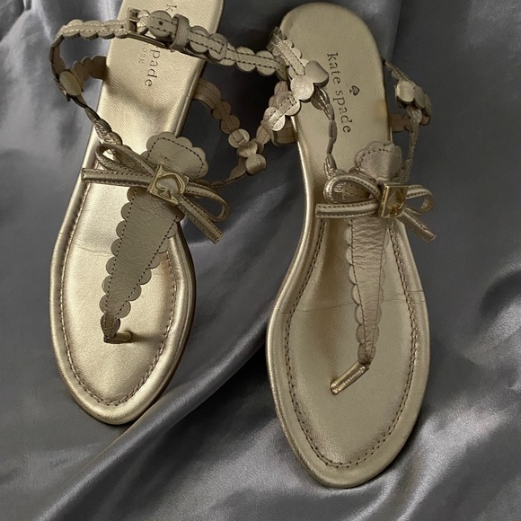 kate spade | Shoes | Euc Kate Spade Fun Gold Metallic Thong Sandal ...